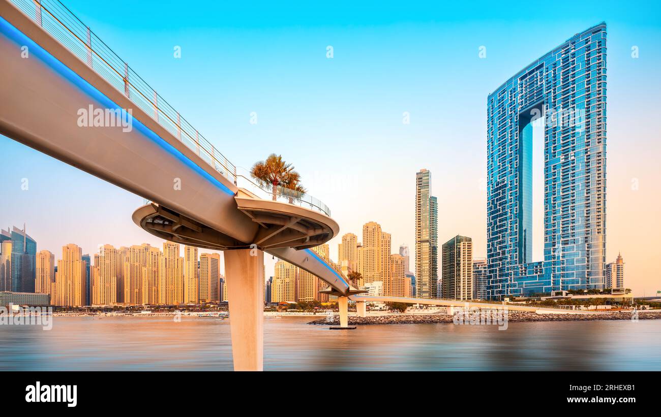 Facade jumeirah dubai uae hi-res stock photography and images - Alamy