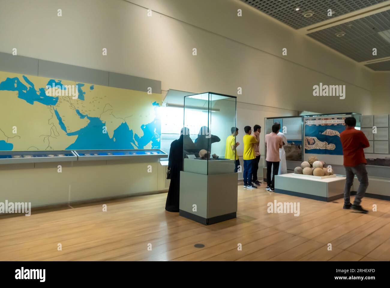 Visitors in Bahrain national museum Stock Photo - Alamy