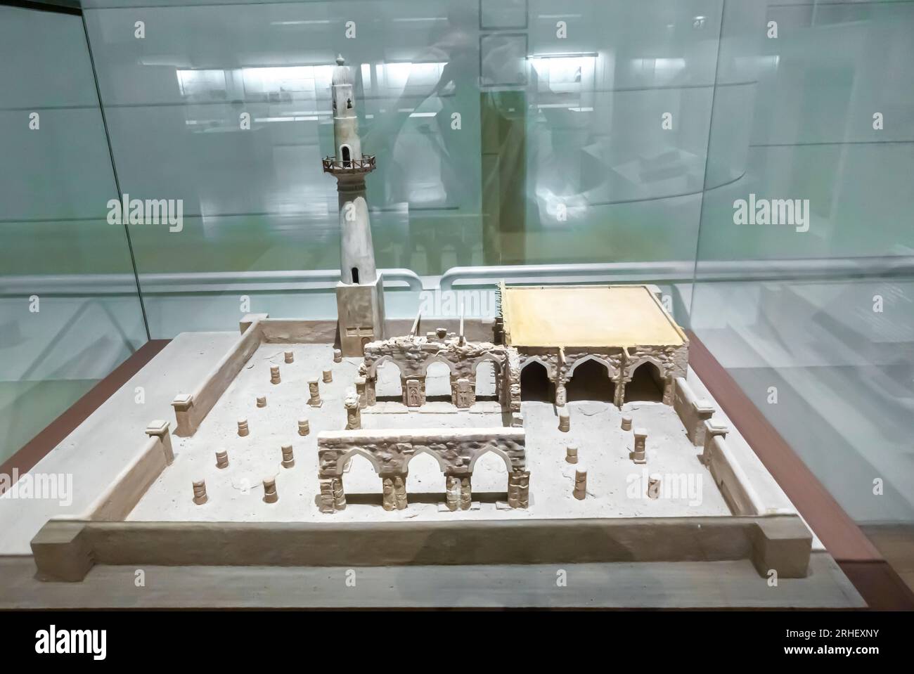 Al-Khamis Mosque set - one of the earliest mosques in Bahrain. 720 AD ...