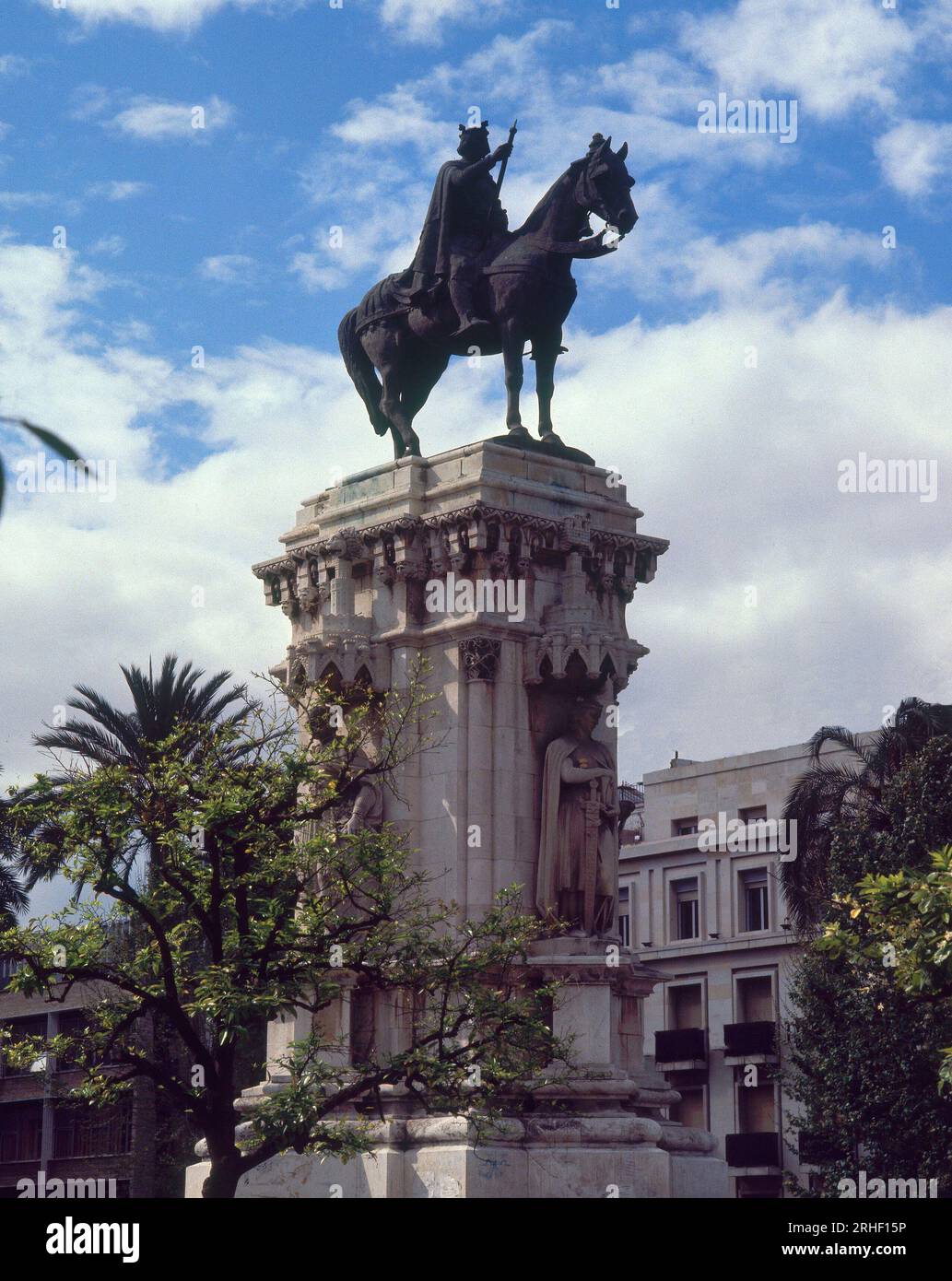MONUMENTO A SAN FERNANDO EN LA PLAZA NUEVA DE SEVILLA - 1924. Author: BILBAO JOAQUIN. Location ...