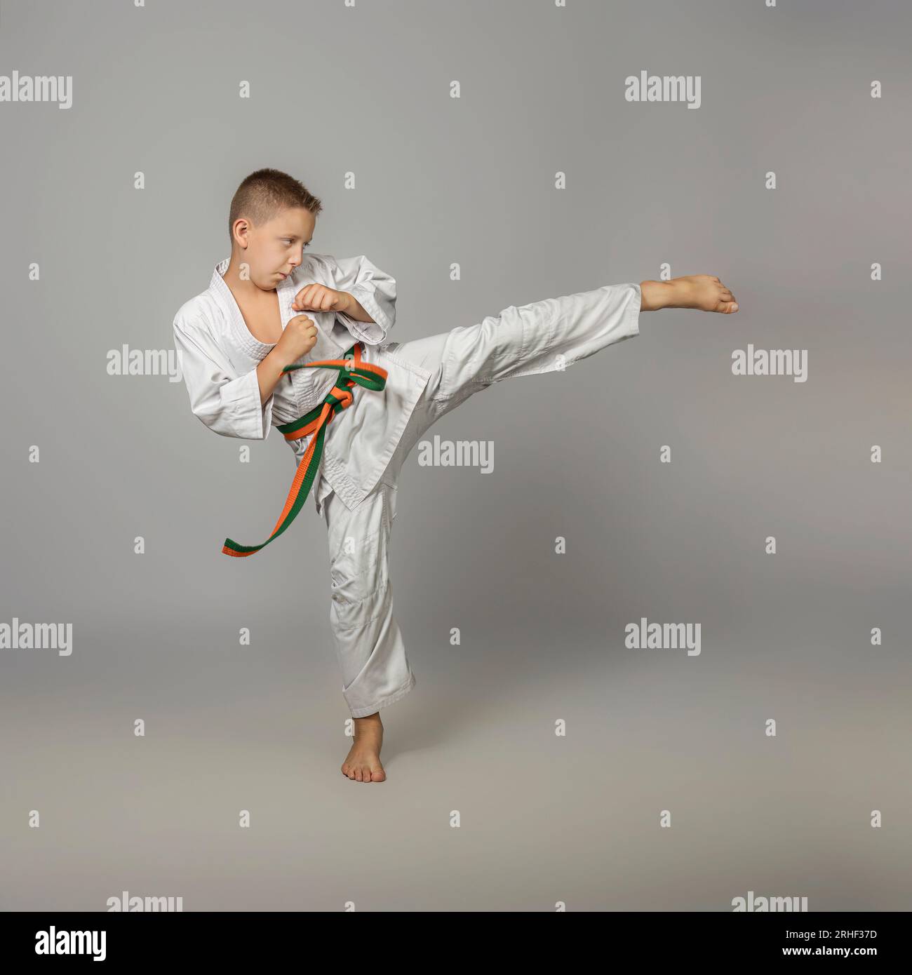 Boy martial artist hi-res stock photography and images - Alamy