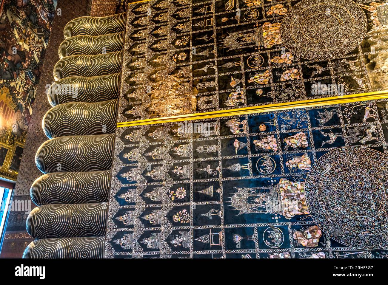 Coloful Reclining Buddha Toes Designs Mother of Pearl Feet Door Wat ...