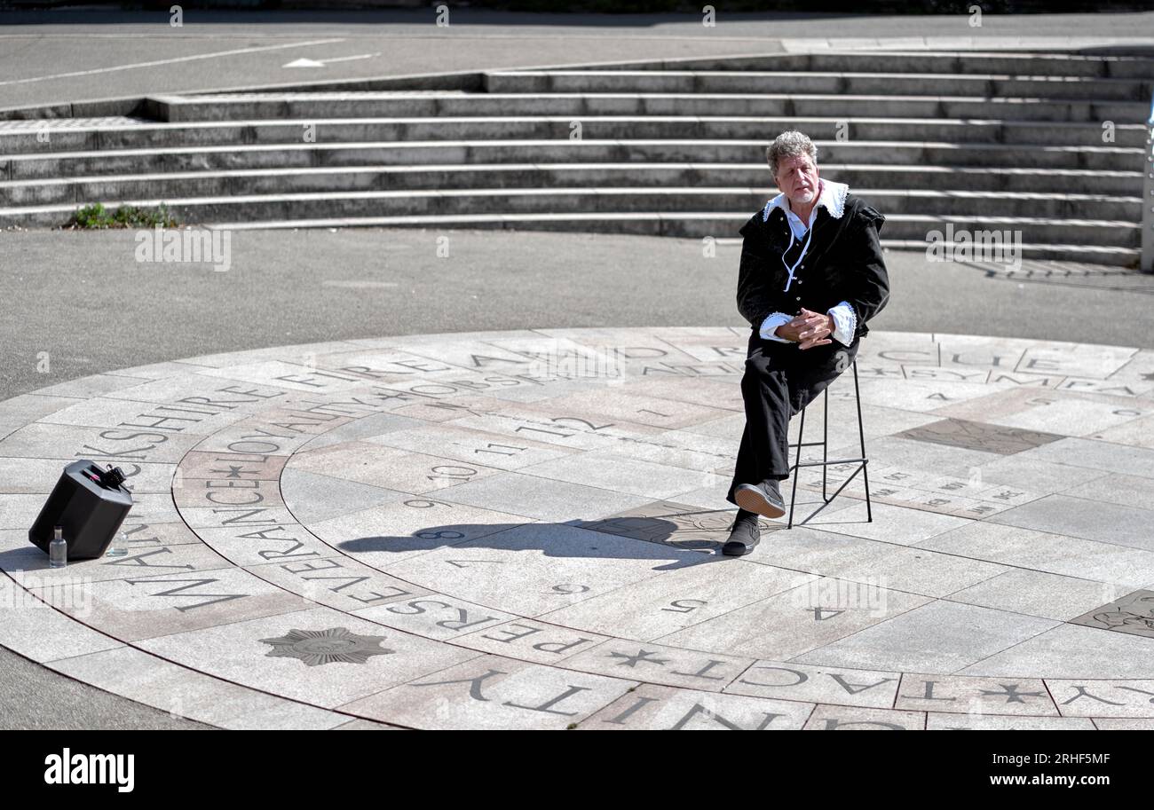 Actor outdoors in Tudor costume reciting Shakespeare plays and sonnets ...