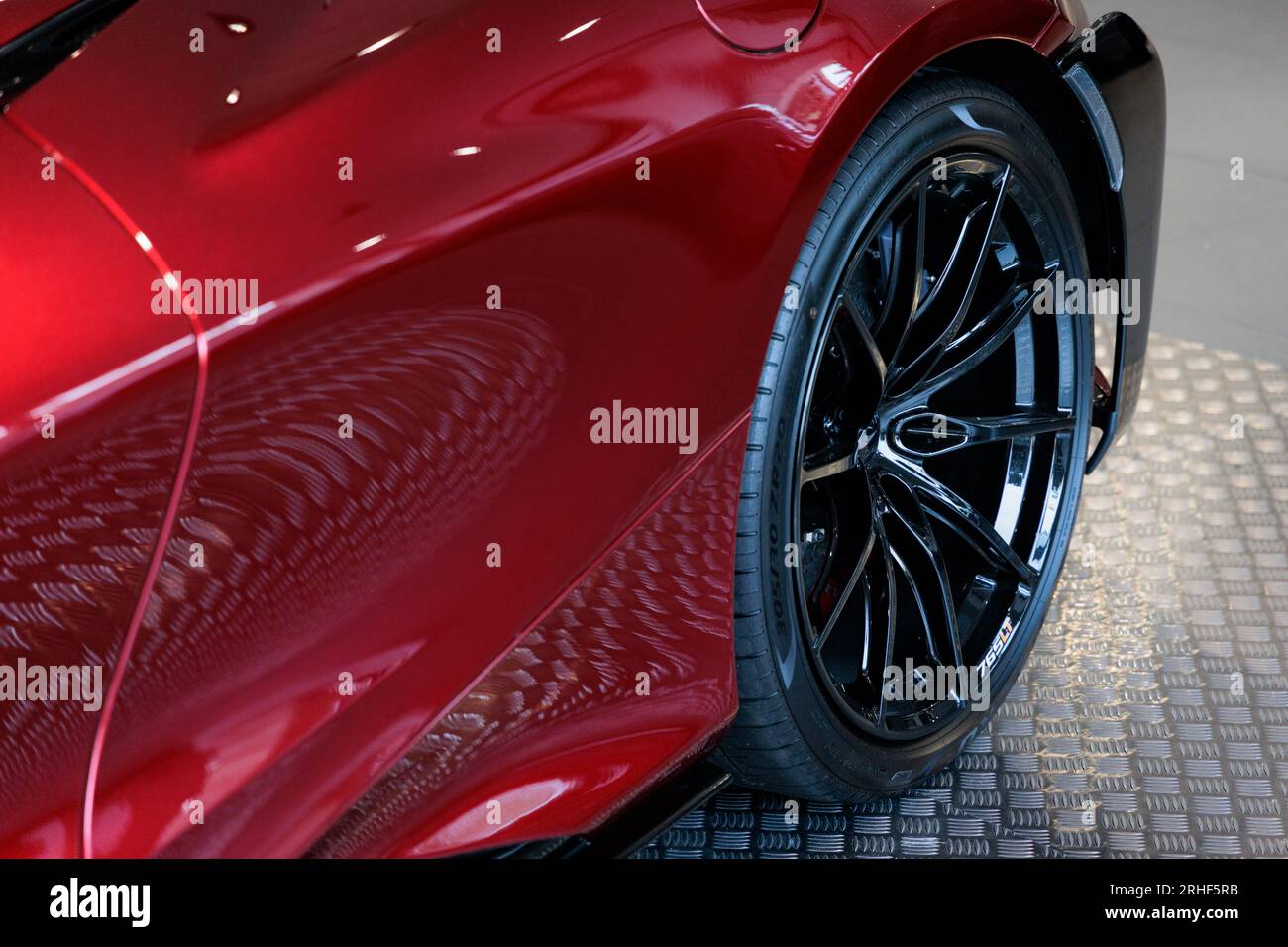 Mclaren side view hi-res stock photography and images - Alamy