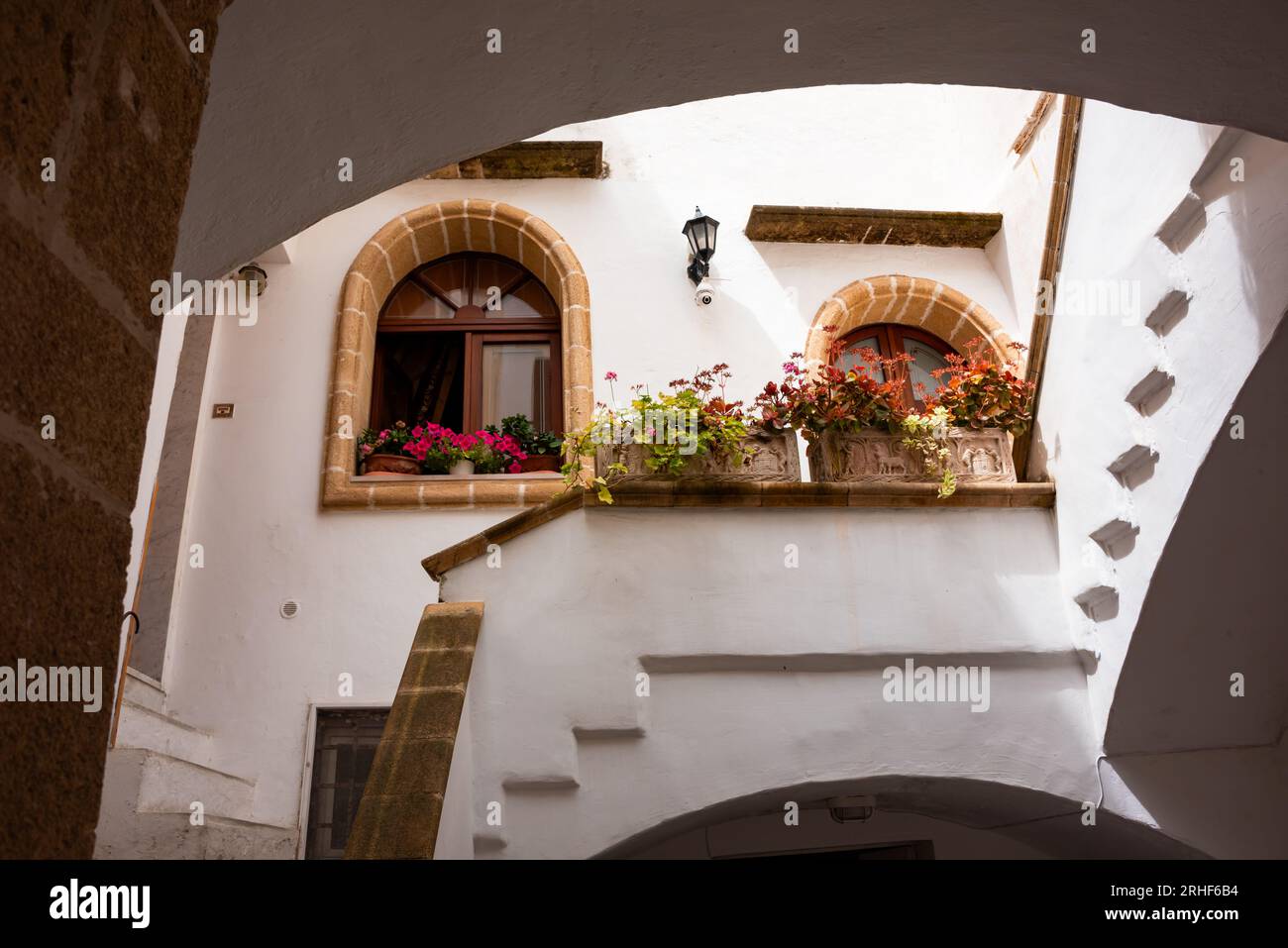 Traditional inner yard or porch in south Italy Stock Photo - Alamy