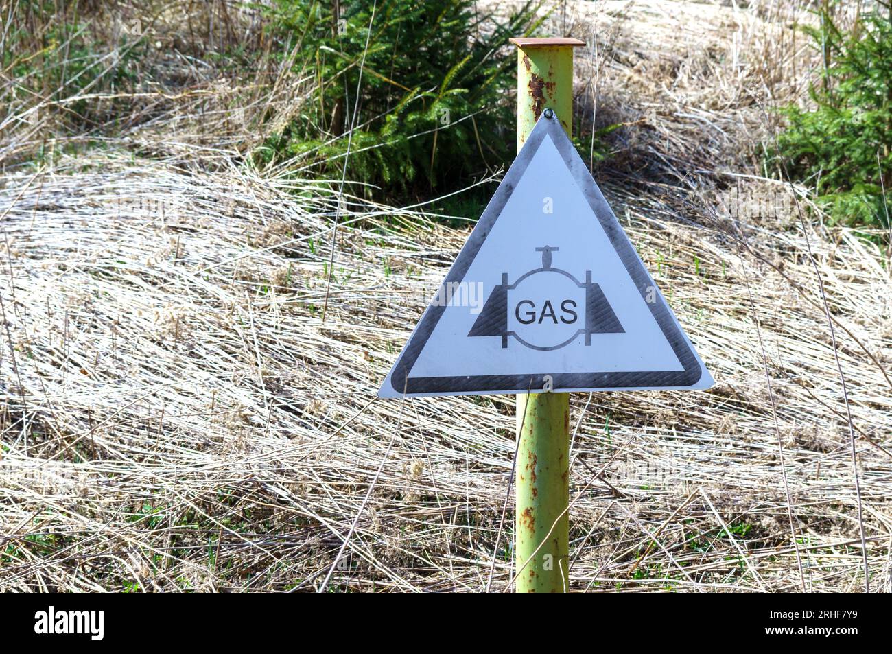 Underground pipeline marker hi-res stock photography and images - Alamy