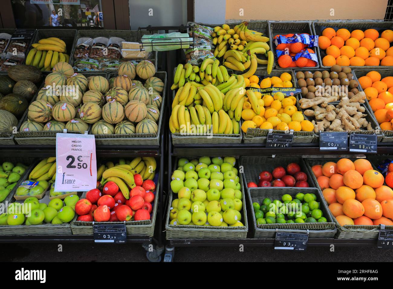 Food prices vegetables fruits hi-res stock photography and images - Alamy