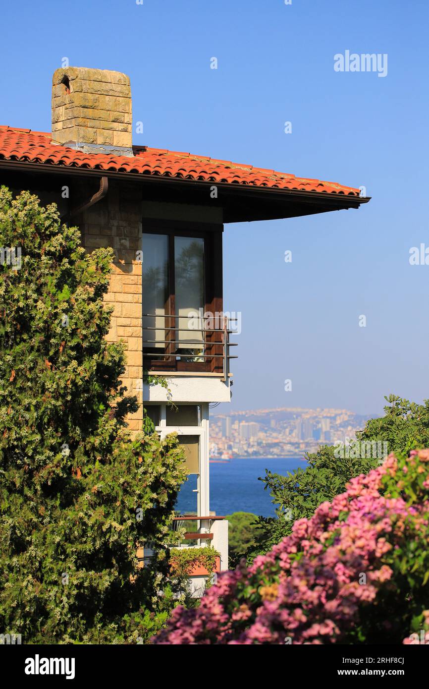 Turkish house exterior hi-res stock photography and images - Alamy