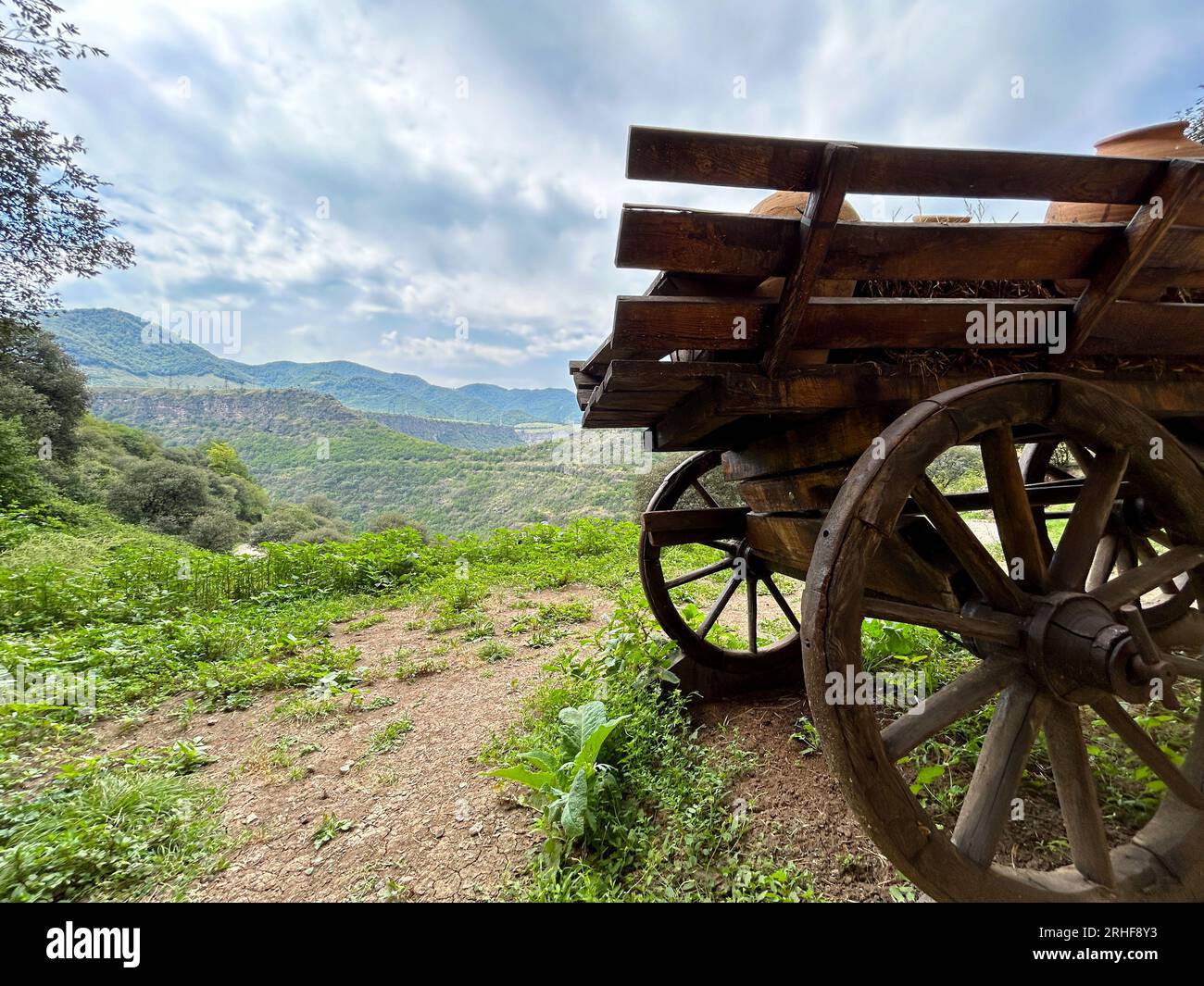 Zarni-Parni is a cave–fortress complex in the Lori region, Armenia ...