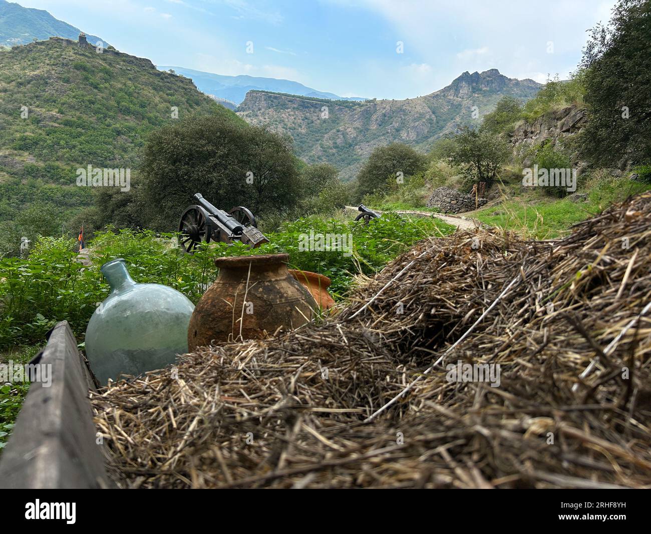 Zarni-Parni is a cave–fortress complex in the Lori region, Armenia ...