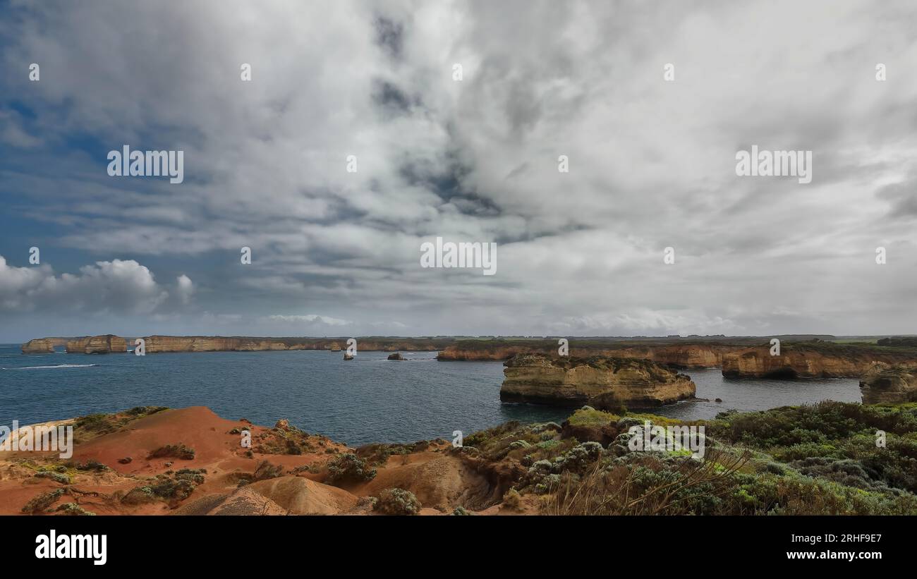 844+ Wave-beaten rock stacks, islets and pillars off the Bay of Islands ...
