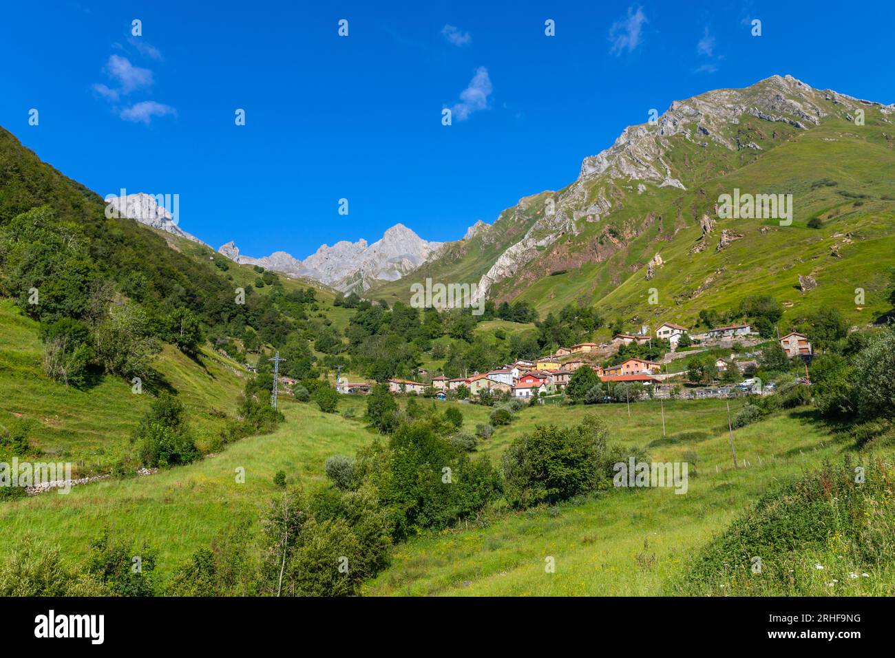 Las ubiñas asturias hi-res stock photography and images - Alamy
