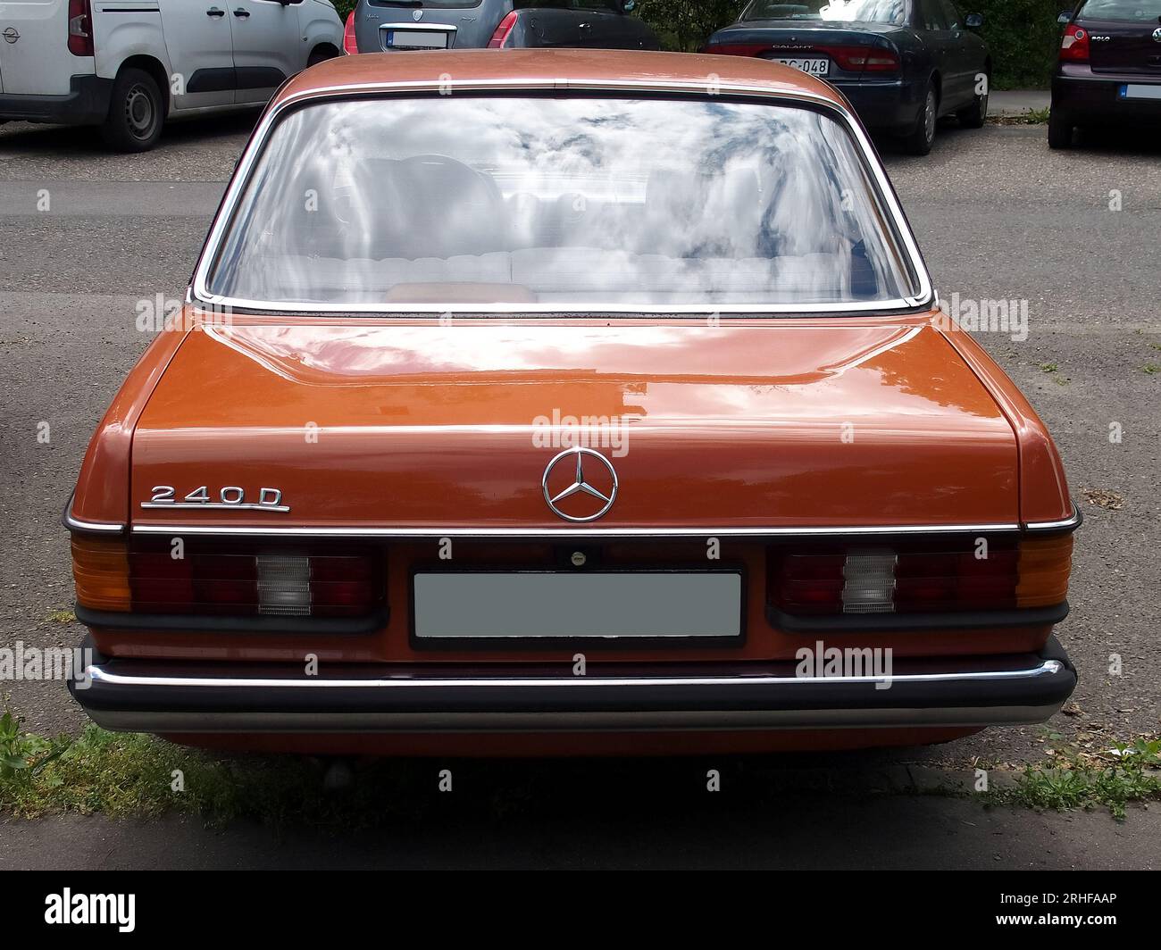 Mercedes-Benz W123 executive car, Hungary, Magyarország, Europe Stock ...