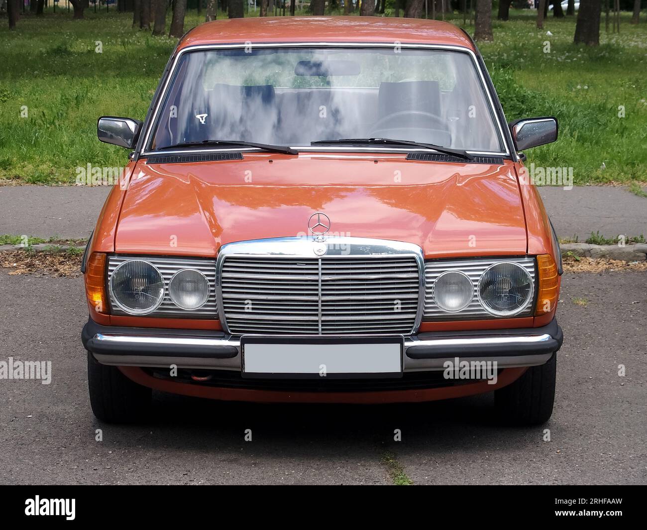 Mercedes-Benz W123 executive car, Hungary, Magyarország, Europe Stock ...