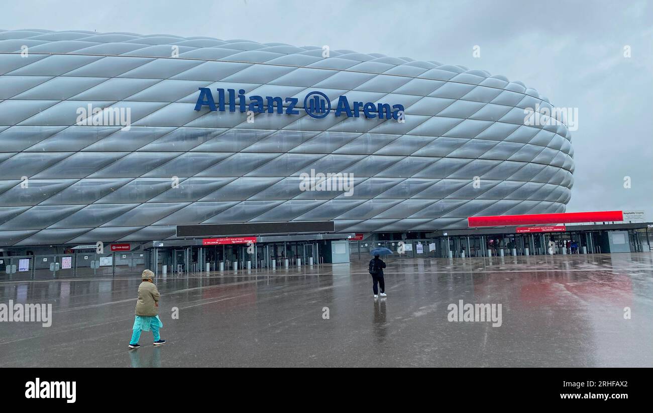 Allianz Arena stadium - the official playground of FC Bayern Munich ...