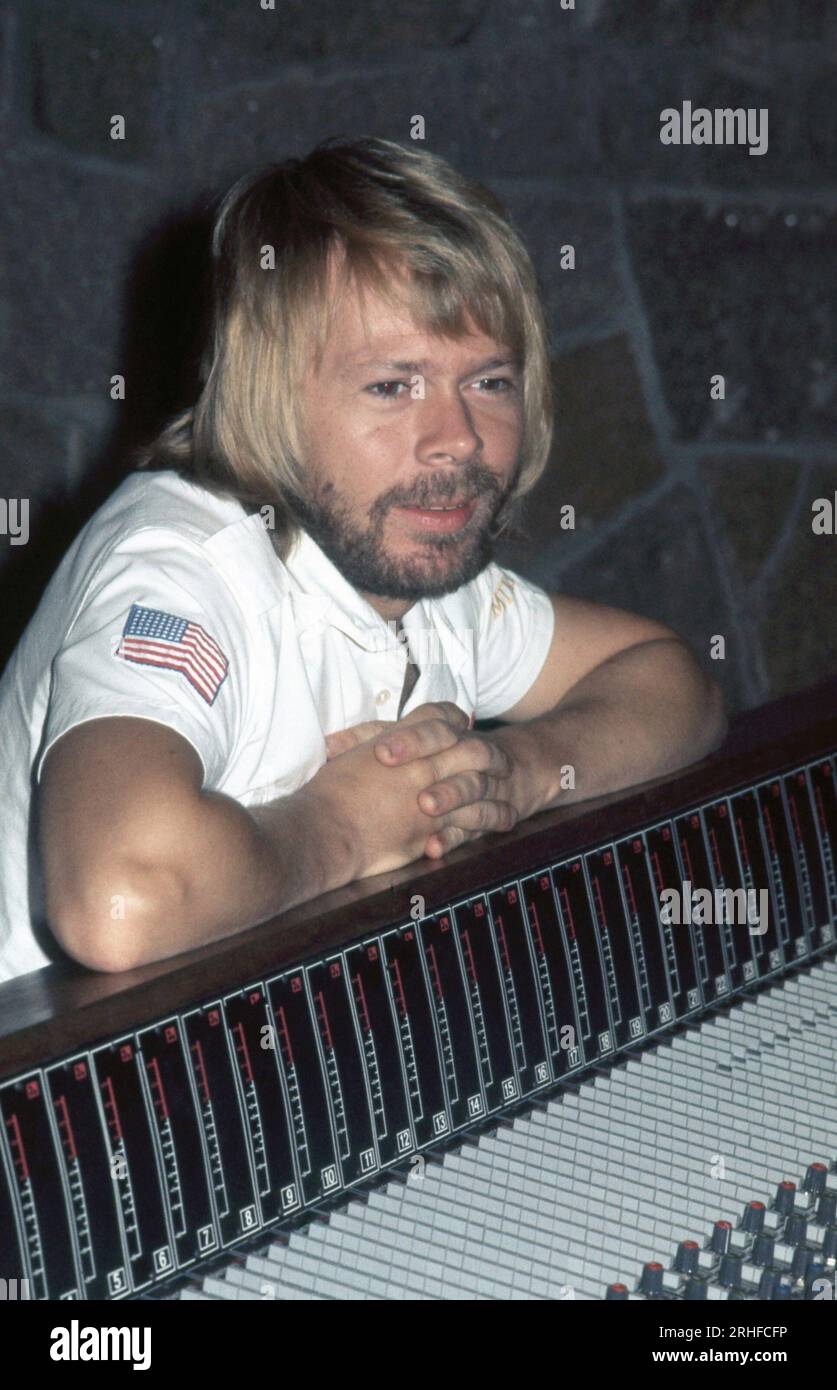Benny Andersson of ABBA, smiling in close-up side shot, in studio ...