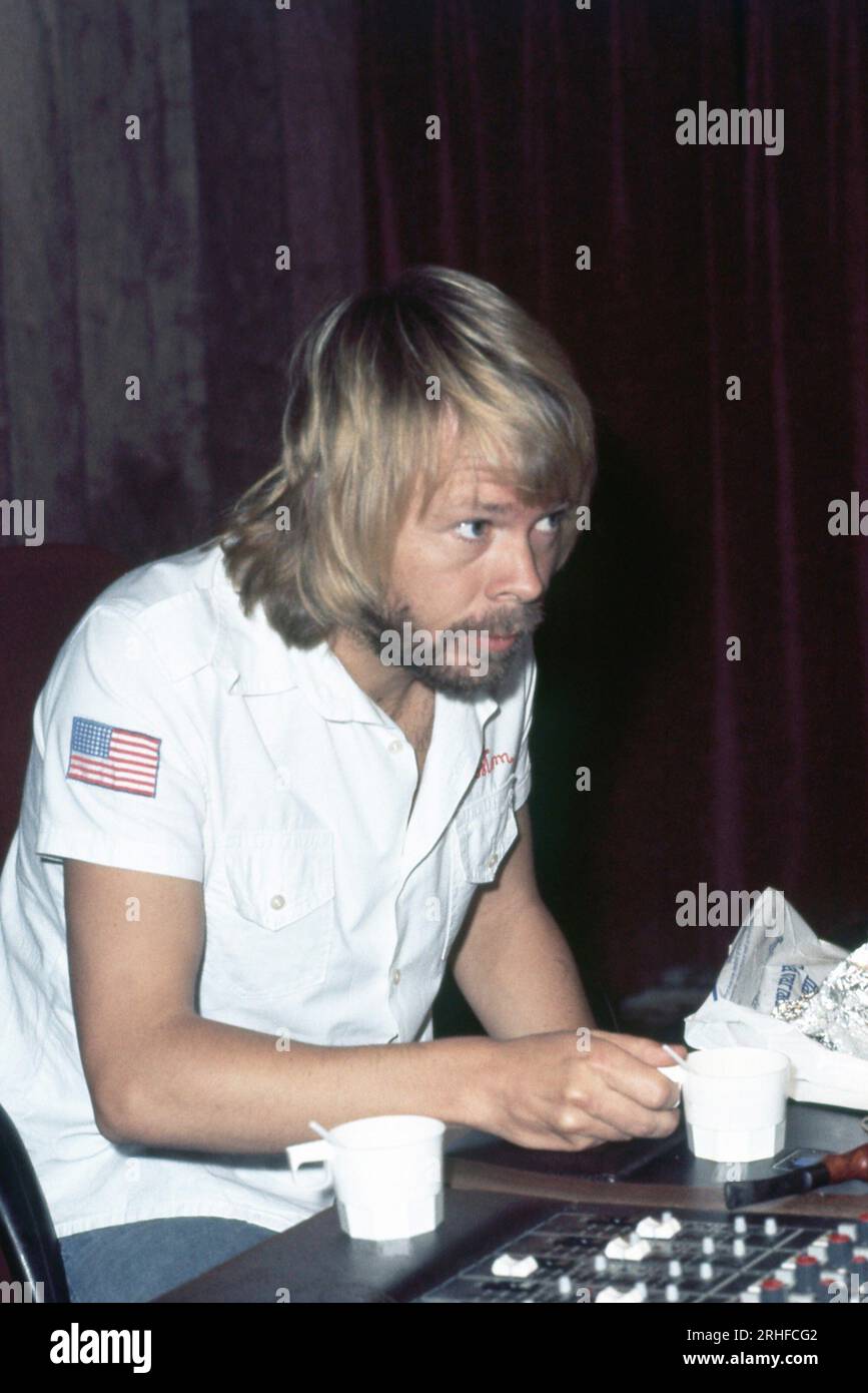 Benny Andersson of ABBA, smiling in close-up side shot, in studio ...