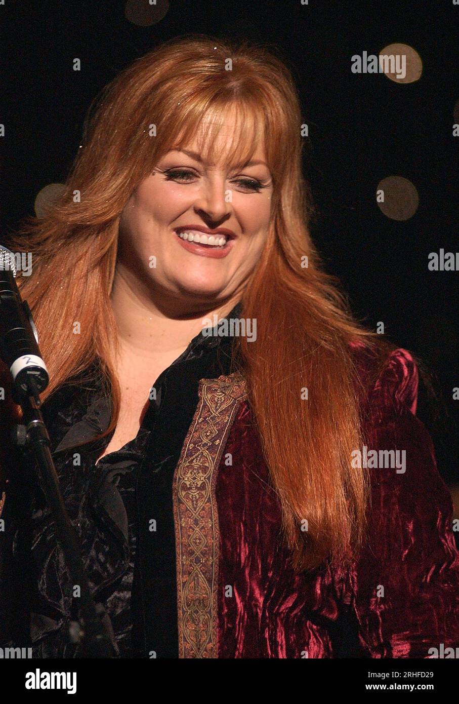 Wynonna Performing at MusiCares Show, 2004. ph: Ron Wolfson / Everett ...