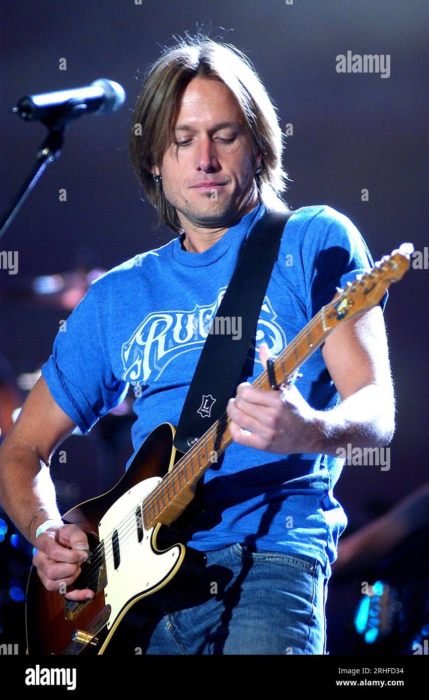 Keith Urban Rehearsing at the ACM Awards, 2003. ph: Ron Wolfson ...