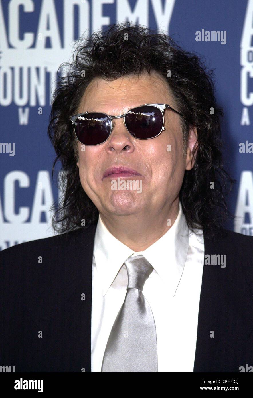 Ronnie Mislap at the ACM Awards, 2001. ph: Ron Wolfson / Everett ...
