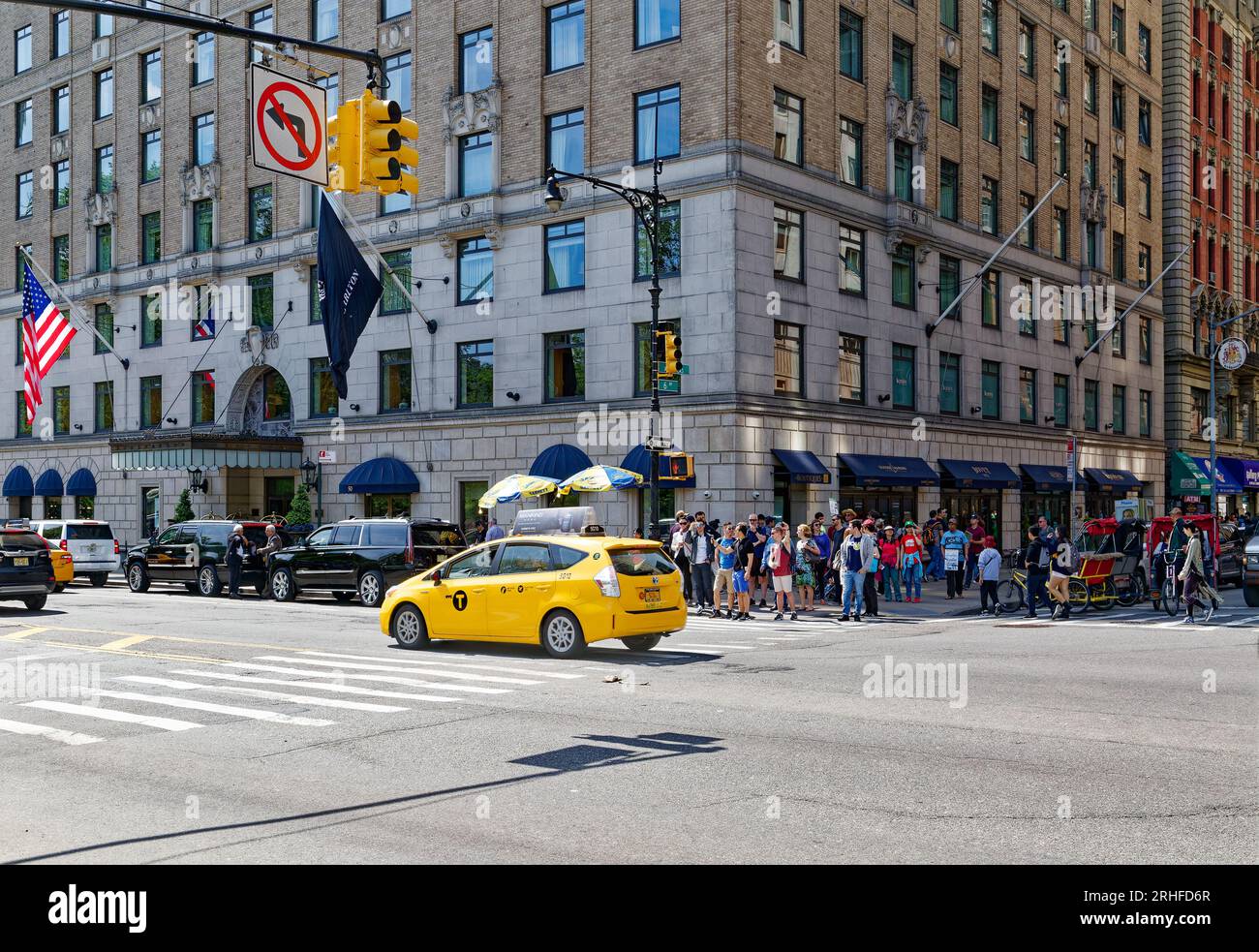Emery Roth-designed St. Moritz Hotel (1930), at 50 Central Park South ...
