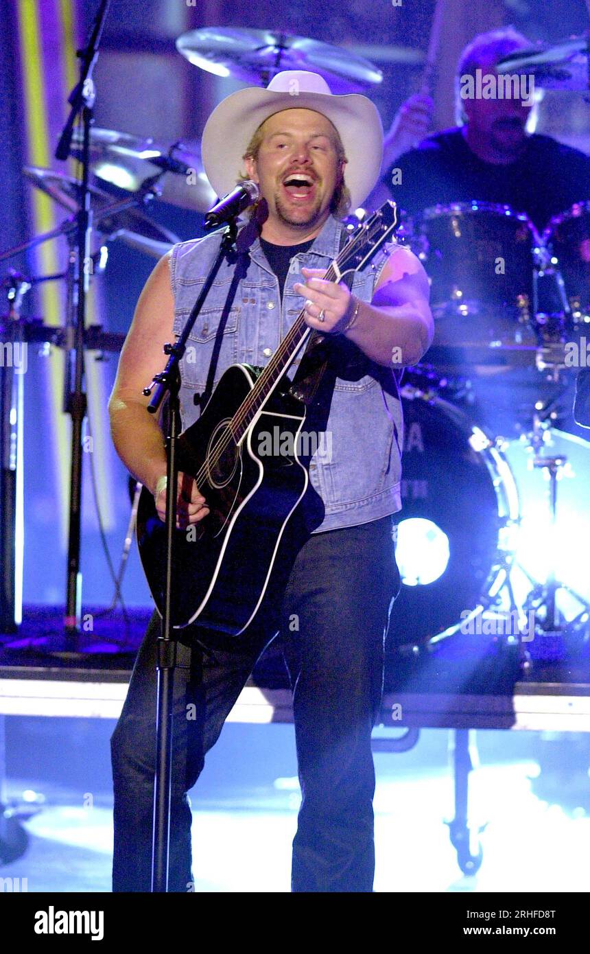 Toby Keith Performing at the ACM Awards, 2001. ph: Ron Wolfson ...