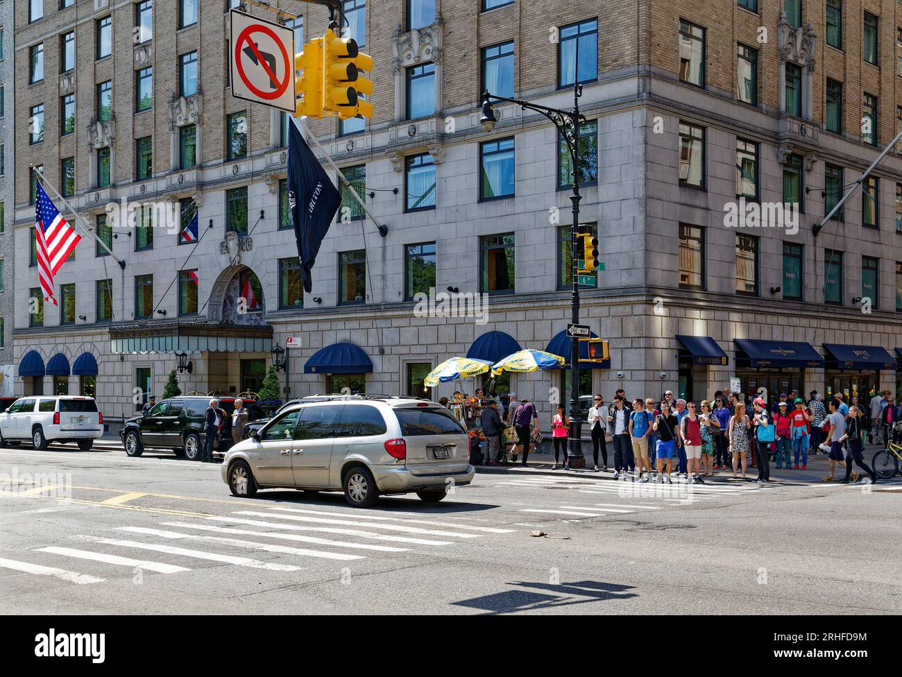 Emery Roth-designed St. Moritz Hotel (1930), at 50 Central Park South ...