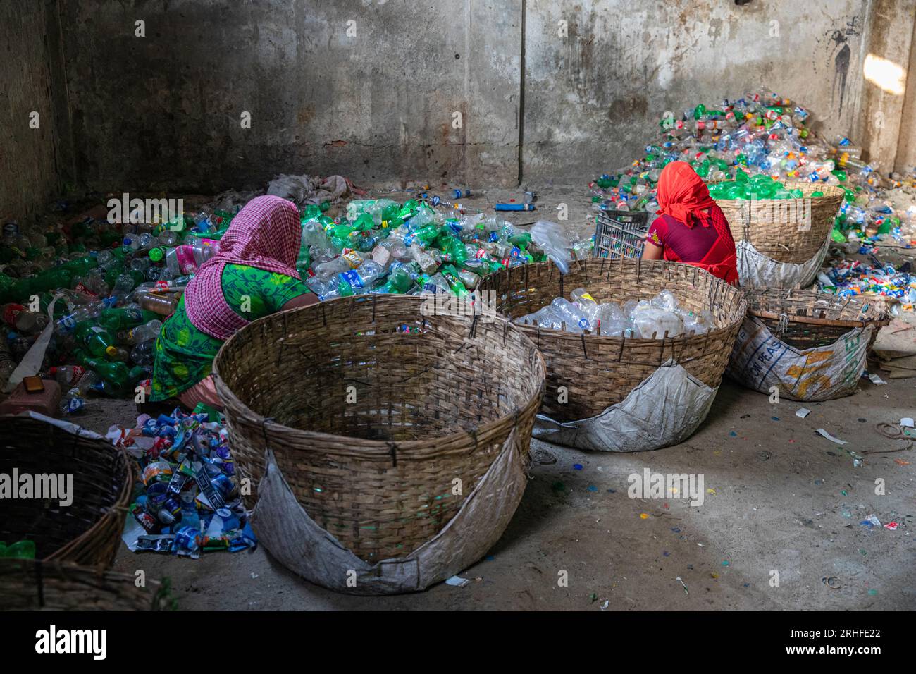 Women work at a plastic recycling plant in Dhaka, Bangladesh Stock ...