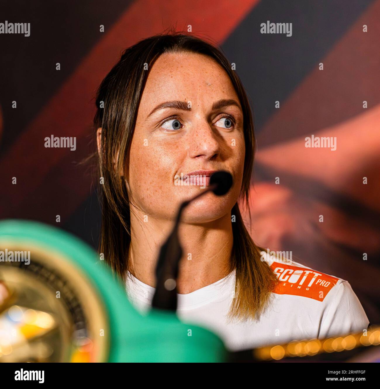 Raven chapman hi-res stock photography and images - Alamy