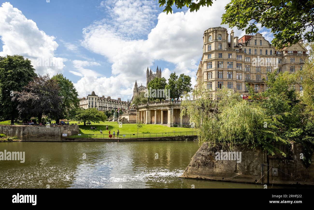 Parade Gardens and The Empire Hotel with Bath Abbey in background seen ...
