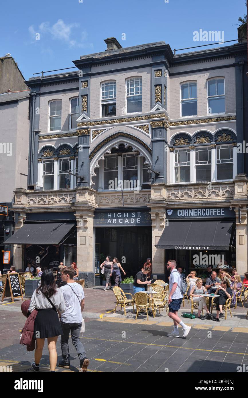 Hight street arcade hi-res stock photography and images - Alamy