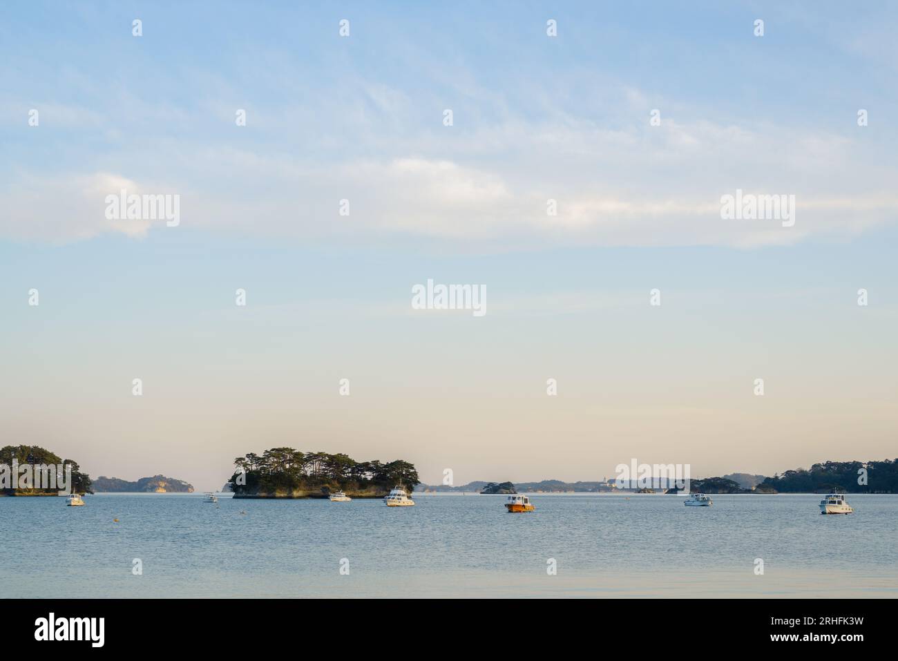 Matsushima bay hi-res stock photography and images - Alamy