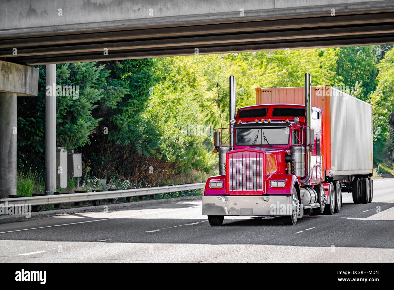 Industrial standard professional red high cab for truck driver rest big ...
