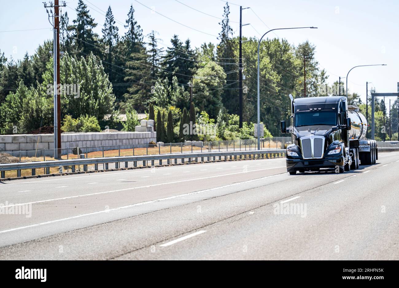 Tan tank hi-res stock photography and images - Alamy