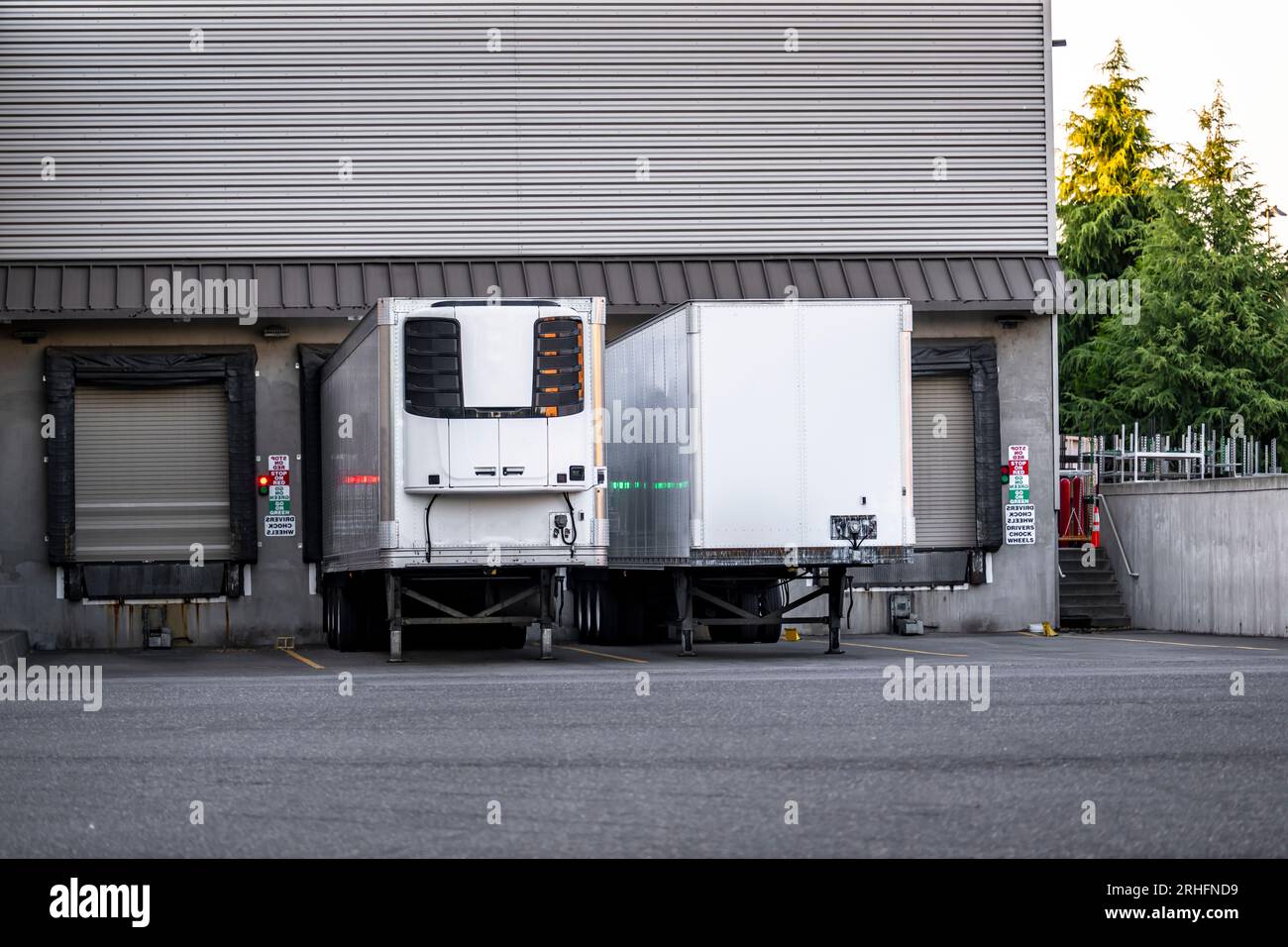 Semi trailers without the big rig semi truck tractors unloading ...