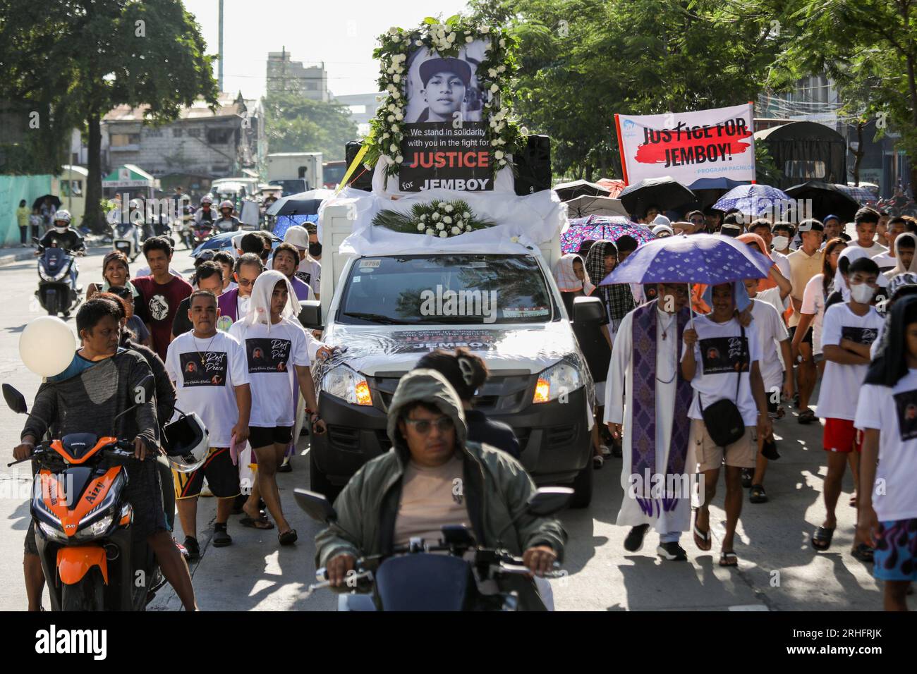 Manila, Philippines. 16th Aug, 2023. Friends and relatives of Jemboy ...