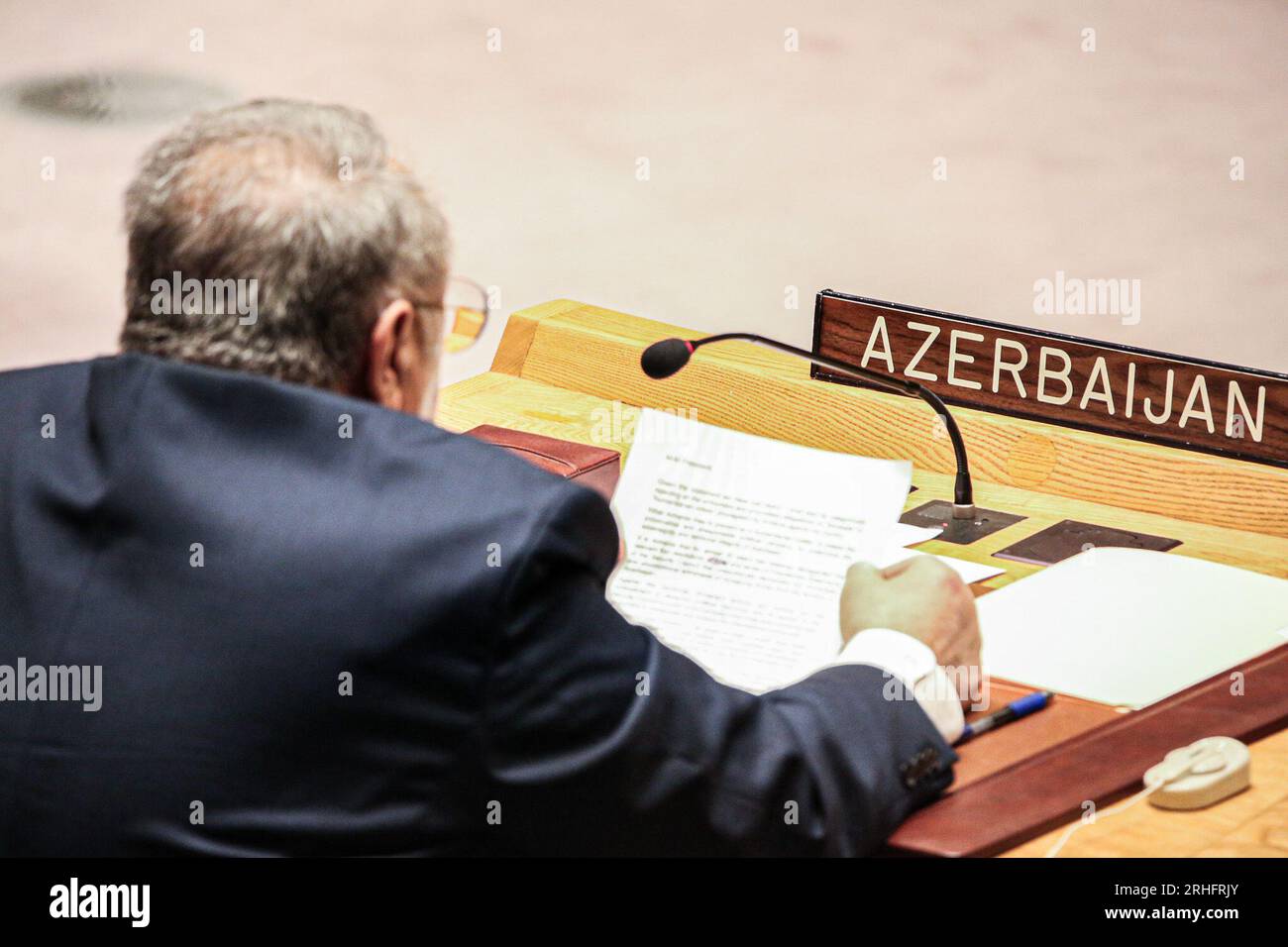 Russian peacekeepers azerbaijan armenia hi-res stock photography and ...