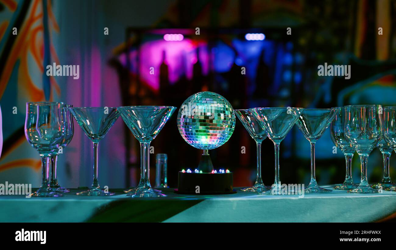 Empty stage in bar hi-res stock photography and images - Alamy