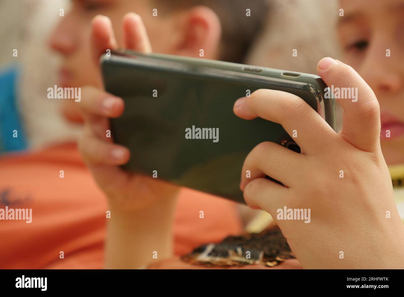 Phone habits hi-res stock photography and images - Alamy