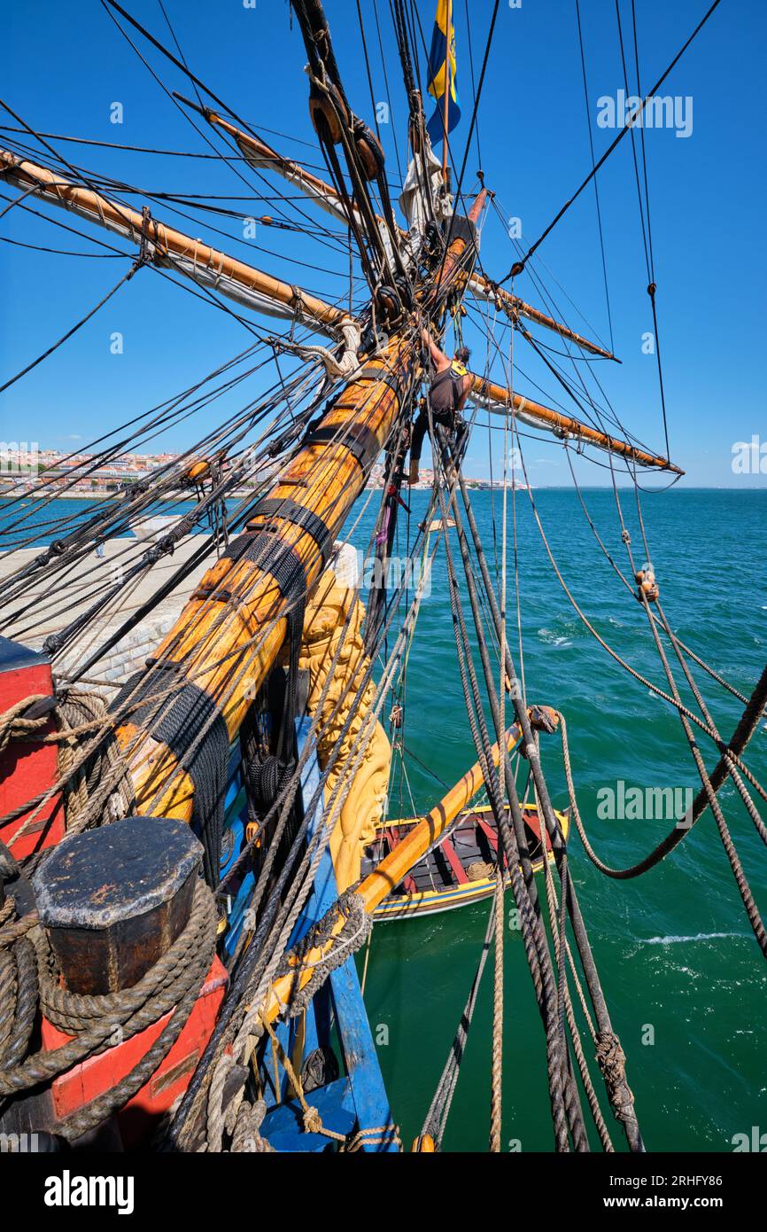 Historic ship gear hi-res stock photography and images - Alamy