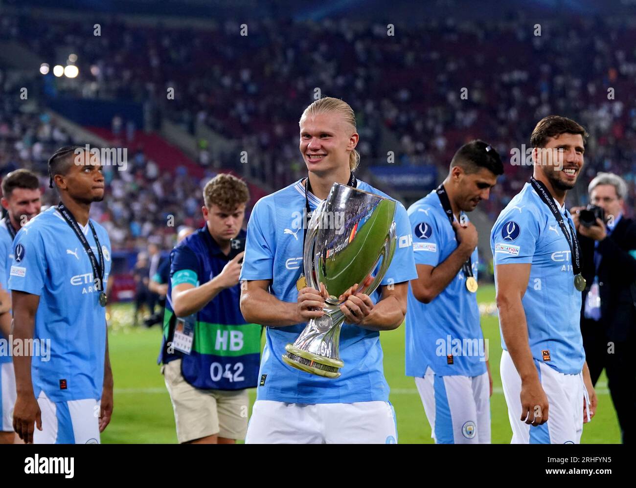 Erling haaland cup trophy hi-res stock photography and images - Alamy