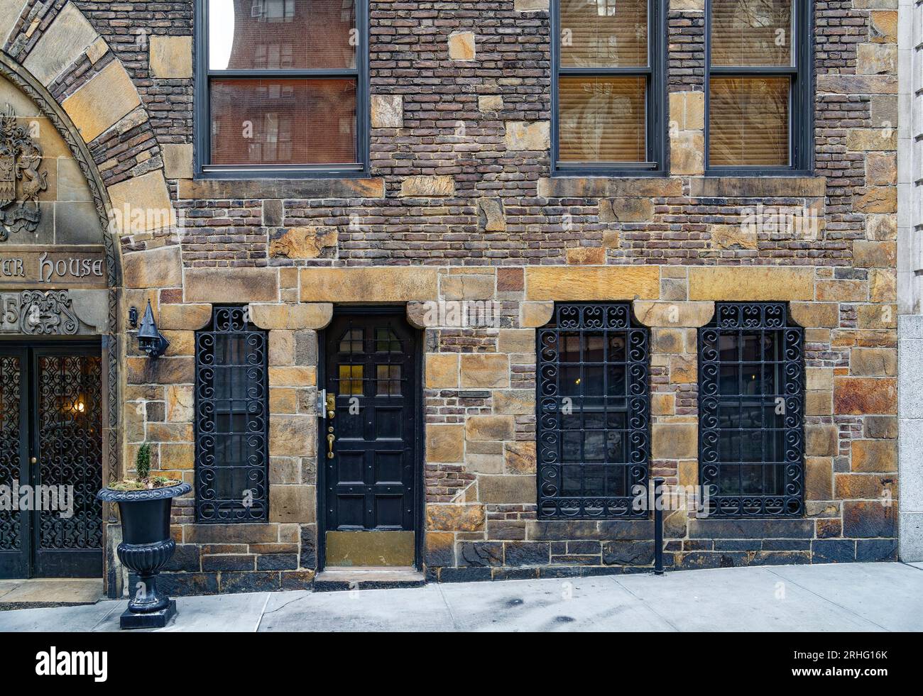 Manchester House, 145 West 79th Street, is an Emery Roth-designed ...