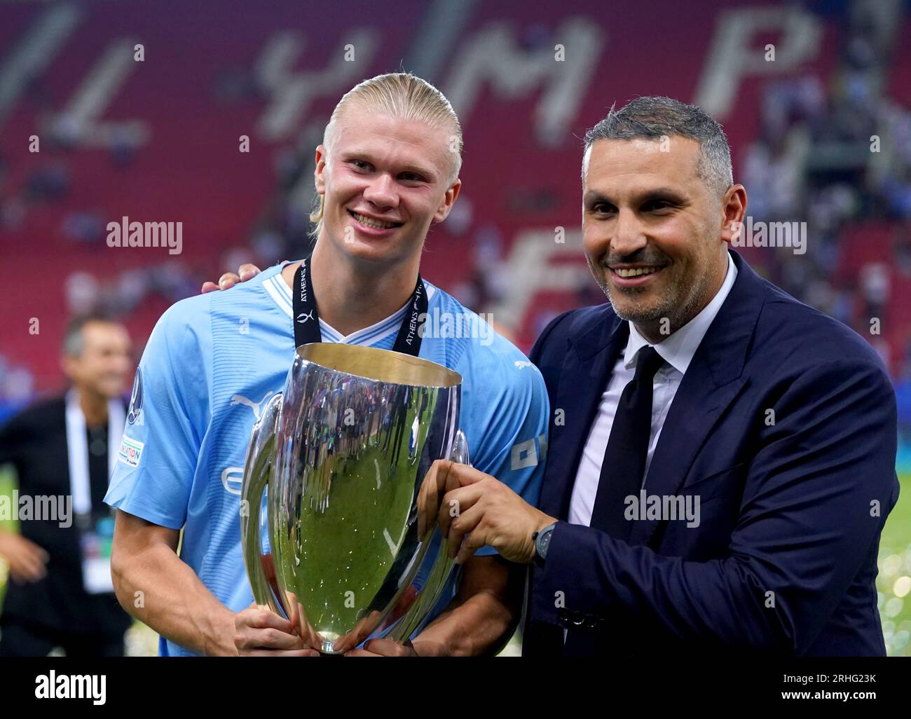 Erling haaland manchester city trophy hi-res stock photography and ...
