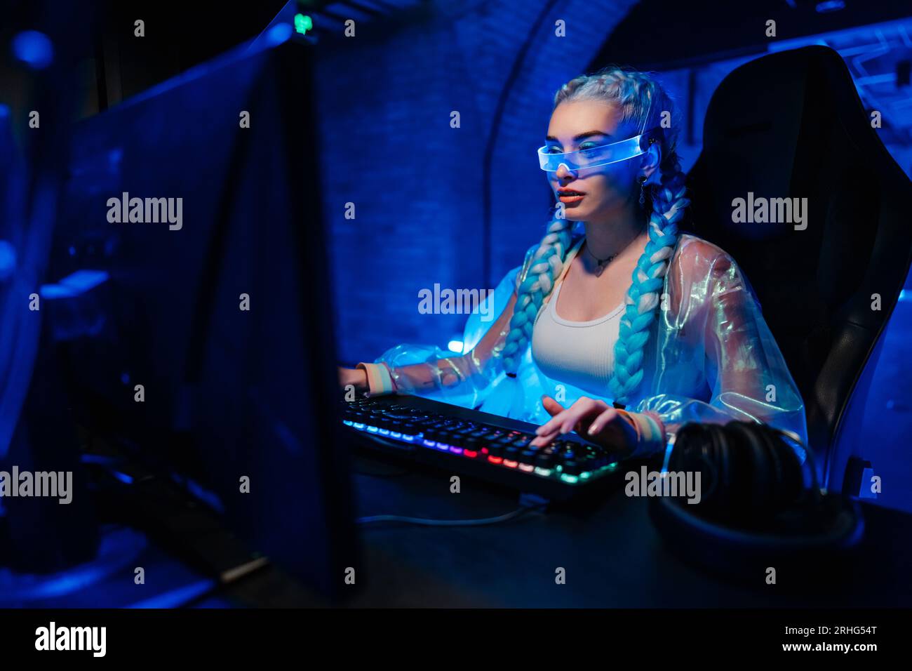 Professional cosplayer hi-res stock photography and images - Alamy