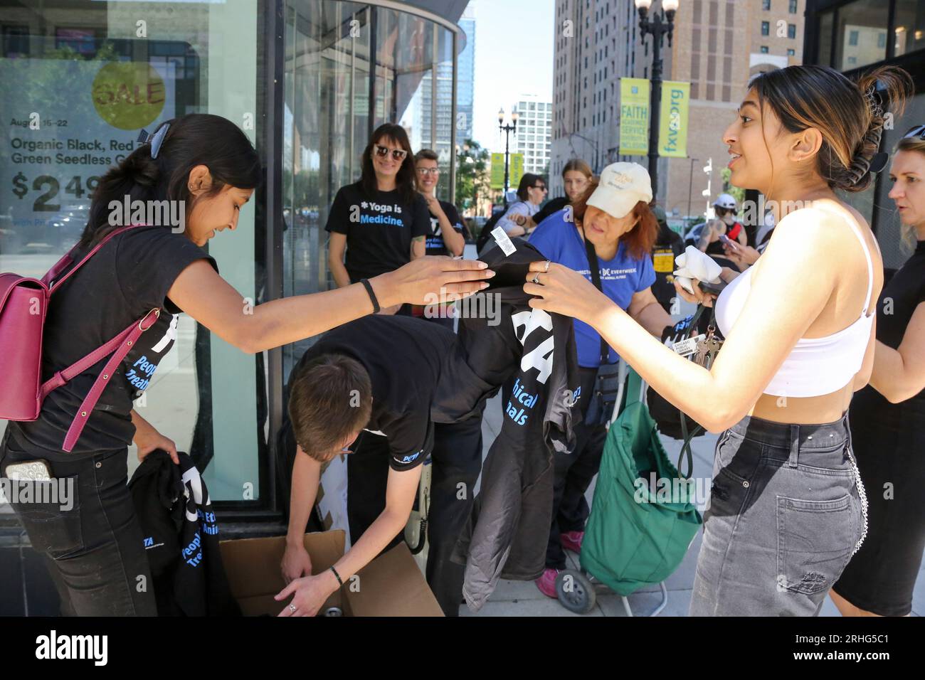 Peta protest monkey hi-res stock photography and images - Alamy