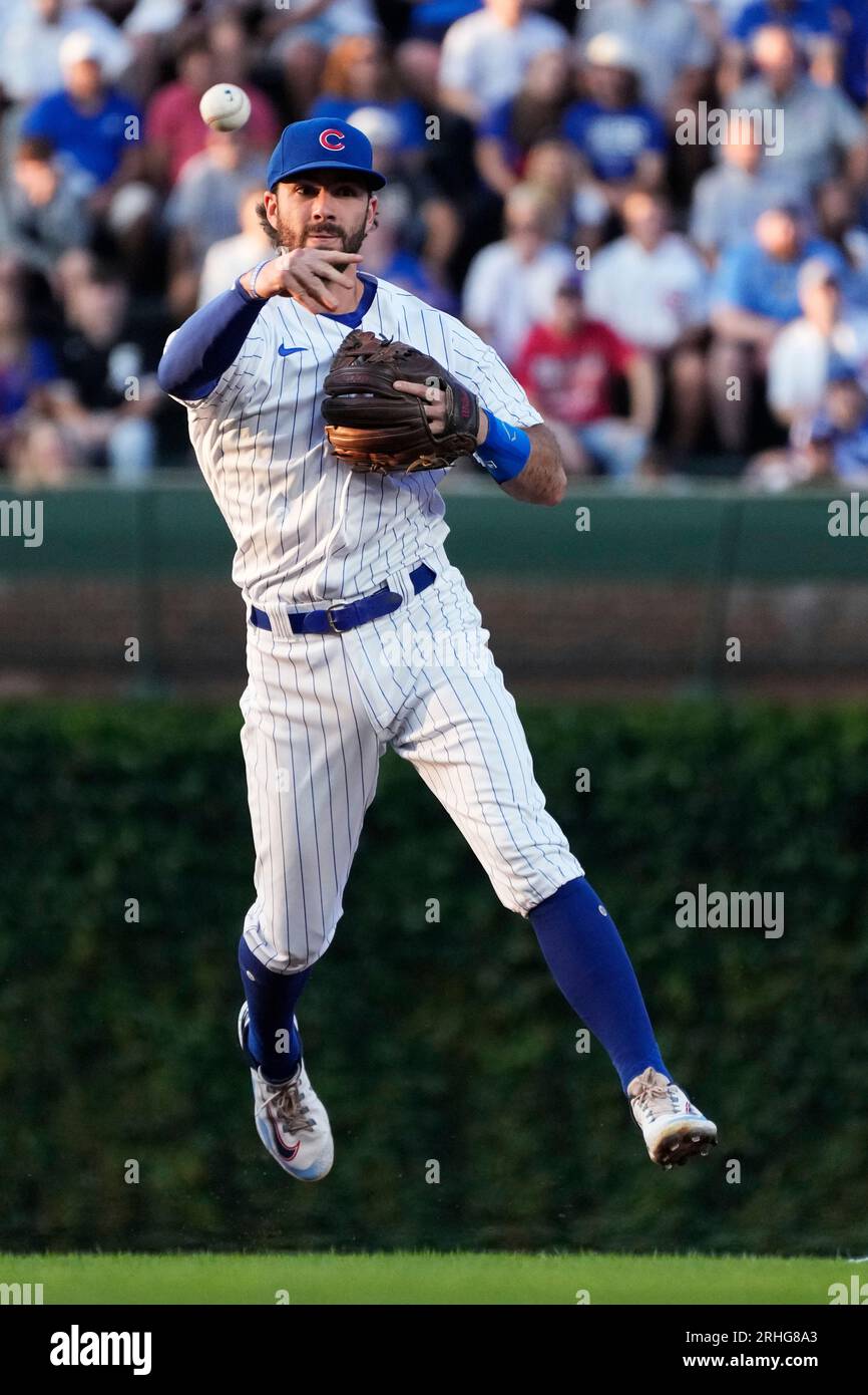 Chicago Cubs shortstop Dansby Swanson throws out Chicago White Sox's ...