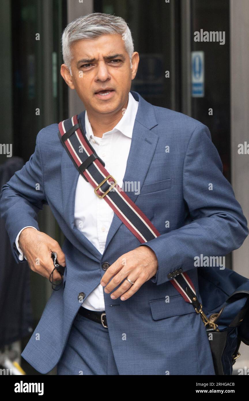 London, UK. 19 Sep 2021. Pictured: Mayor of London Sadiq Khan departs ...