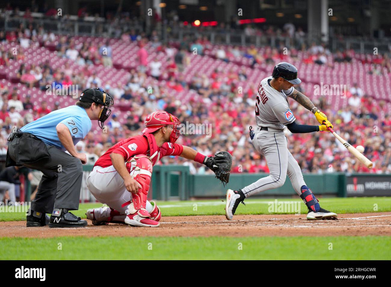 Cleveland Guardians' Brayan Rocchio (6) hits a single against the ...