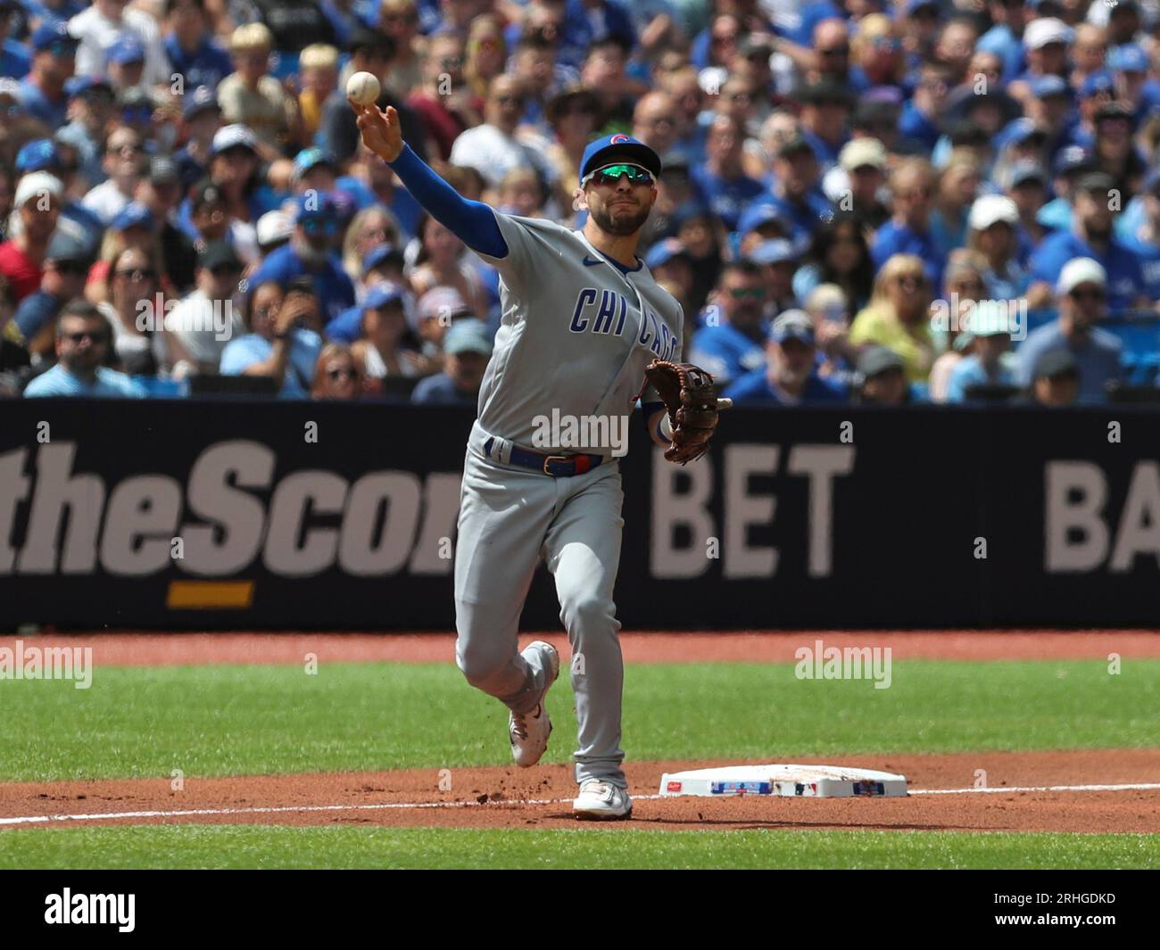 Chicago Cubs third baseman Nick Madrigal (1) throws to first during a ...