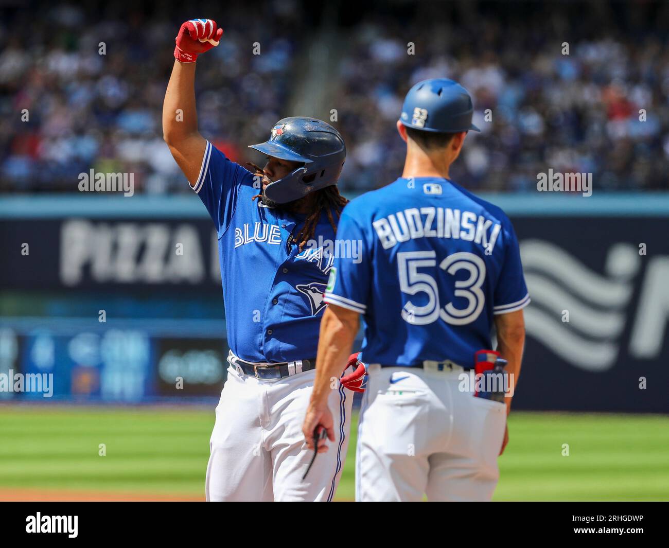 Toronto Blue Jays first baseman Vladimir Guerrero Jr. (27) celebrbates ...